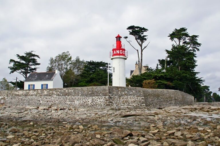 Quels sont tous les phares bretons ? - Port d'Attache