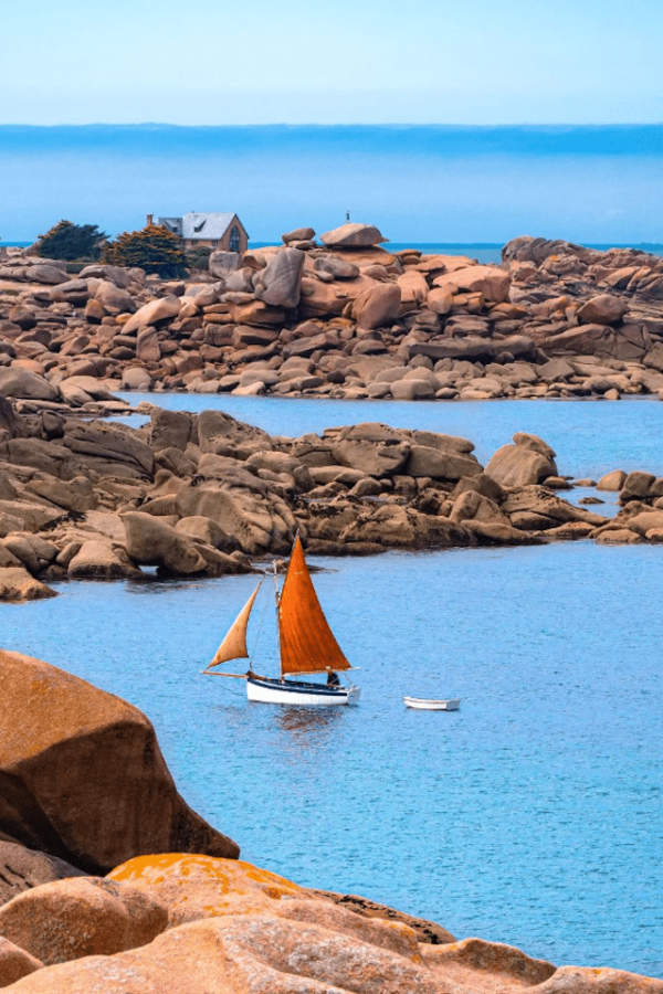 D’où vient la Côte de Granit Rose ? - Port d'Attache